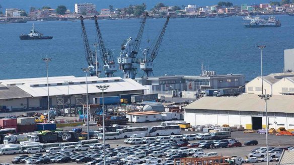 O Porto de Abu Dhabi e a Unicargas lançam iniciativa pioneira para ...