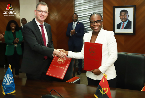 Foram signatários do acordo a Ministra das Finanças, Vera Daves de ...